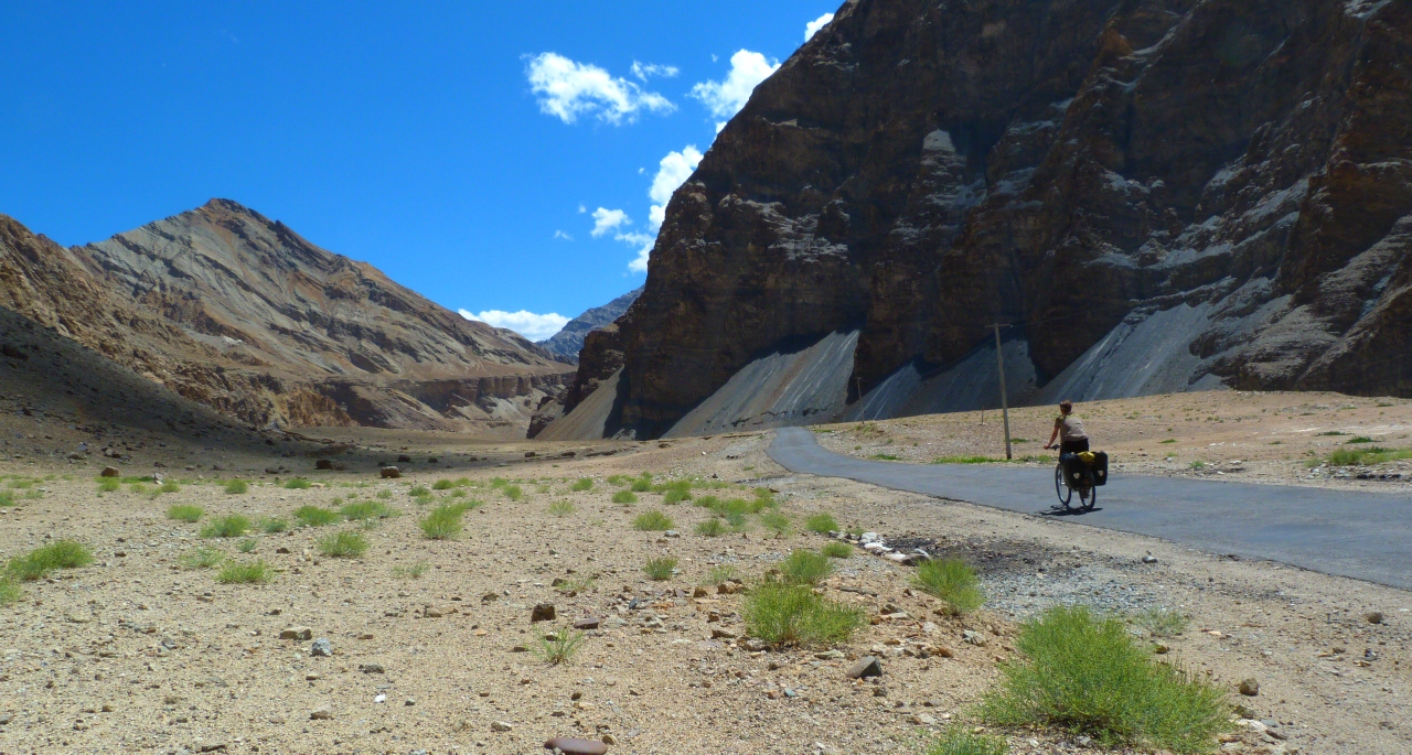 Honk, If You Like Cycling In India – Solo Female Cycling Around The World